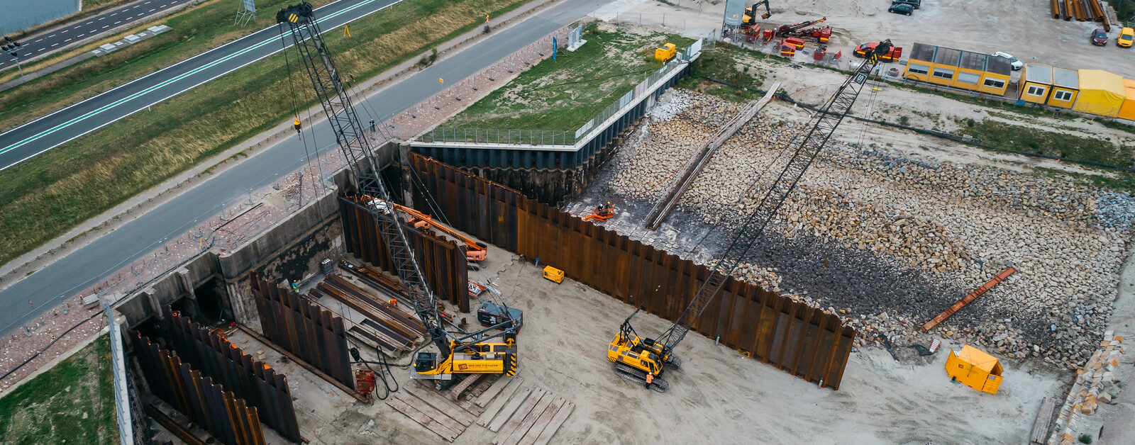 Funderingen op het land en water | Van der Straaten